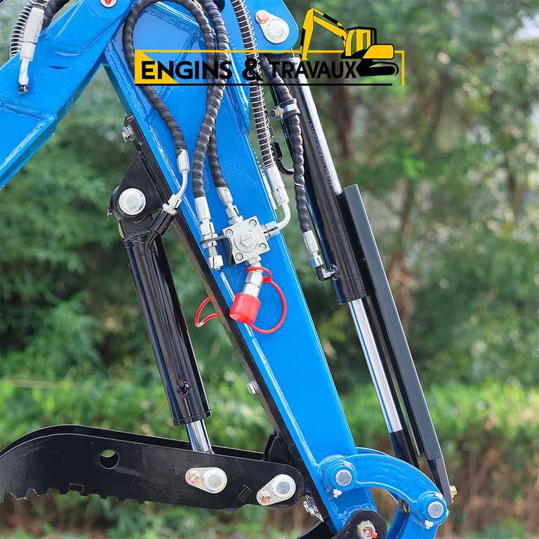 Mini pelle Rippa R10-5 à 6 960 € + 3 godets chez Engins & Travaux | Dealabs