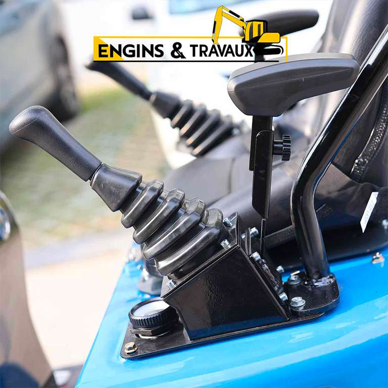 Mini pelle Rippa R10-5 à 6 960 € + 3 godets chez Engins & Travaux | Dealabs